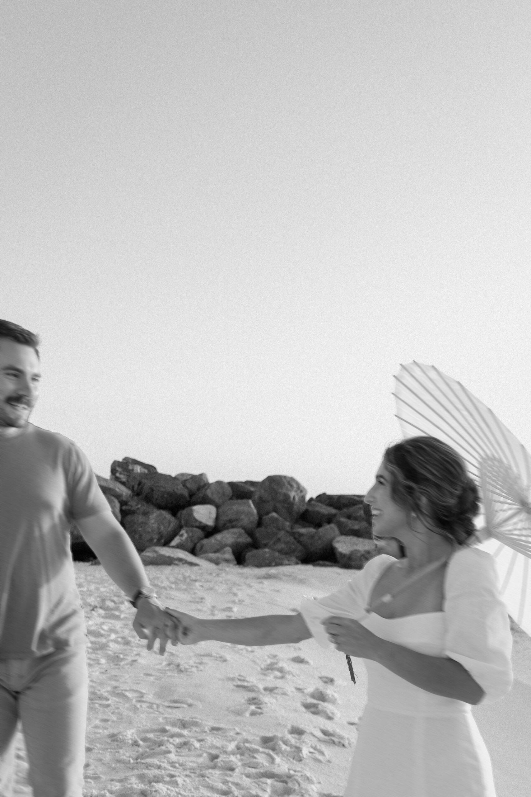 Modern Florida Sunset Couple Session in Destin // Parker + Sofia - audreydarke.com