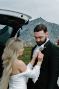 Two-Day Alaska Adventure Elopement Inspiration with Helicopter Ride in ...