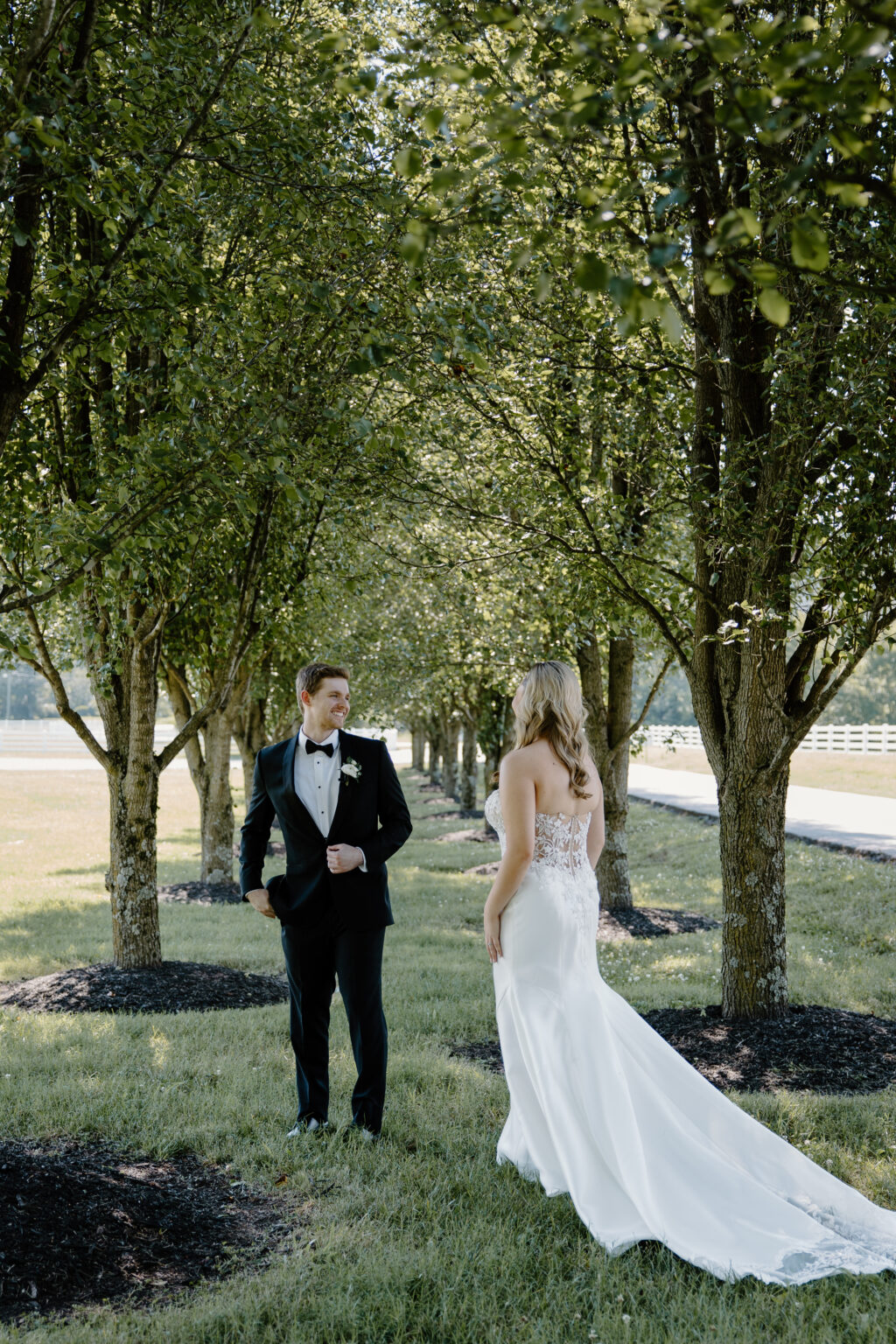 Elegant Summer Nashville Wedding at Diamond Creek Farms // Alex ...