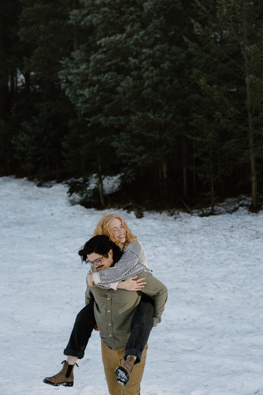 Winter Wonderland Couple Session in Santa Fe National Forest // Jonny ...