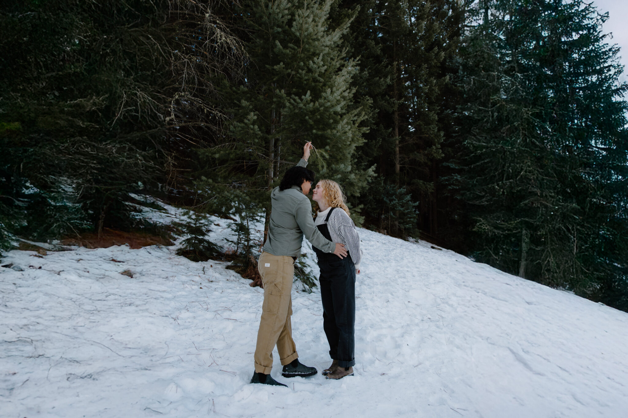 Winter Wonderland Couple Session in Santa Fe National Forest // Jonny ...